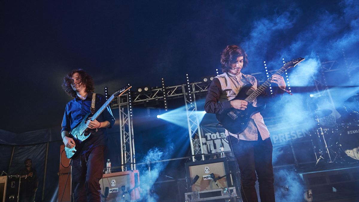 Add tapped extensions to your chord work with this cool Chon-inspired ...