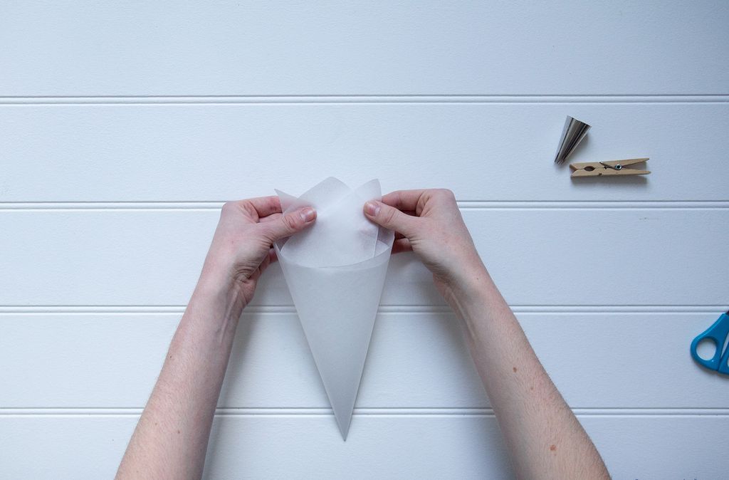 How to make a piping bag | GoodtoKnow