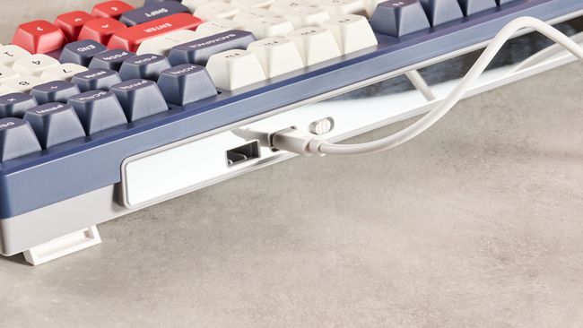 Gamakay TK101 review: impressive connectivity options and mechanical ...