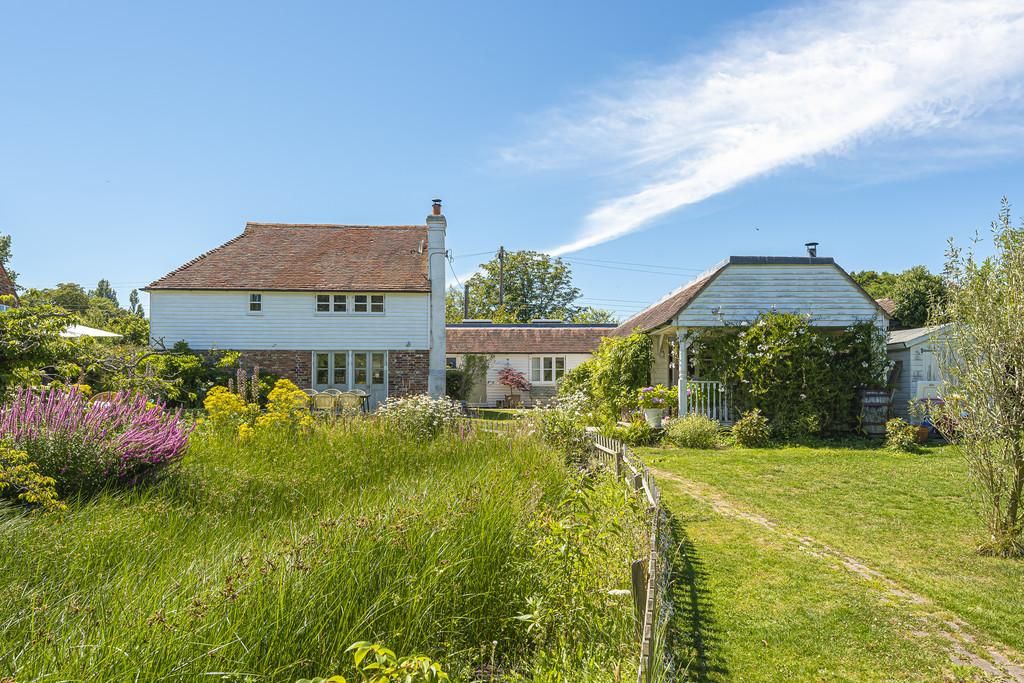 17 fine country houses for sale, from £560k to £2.7m, as seen in ...