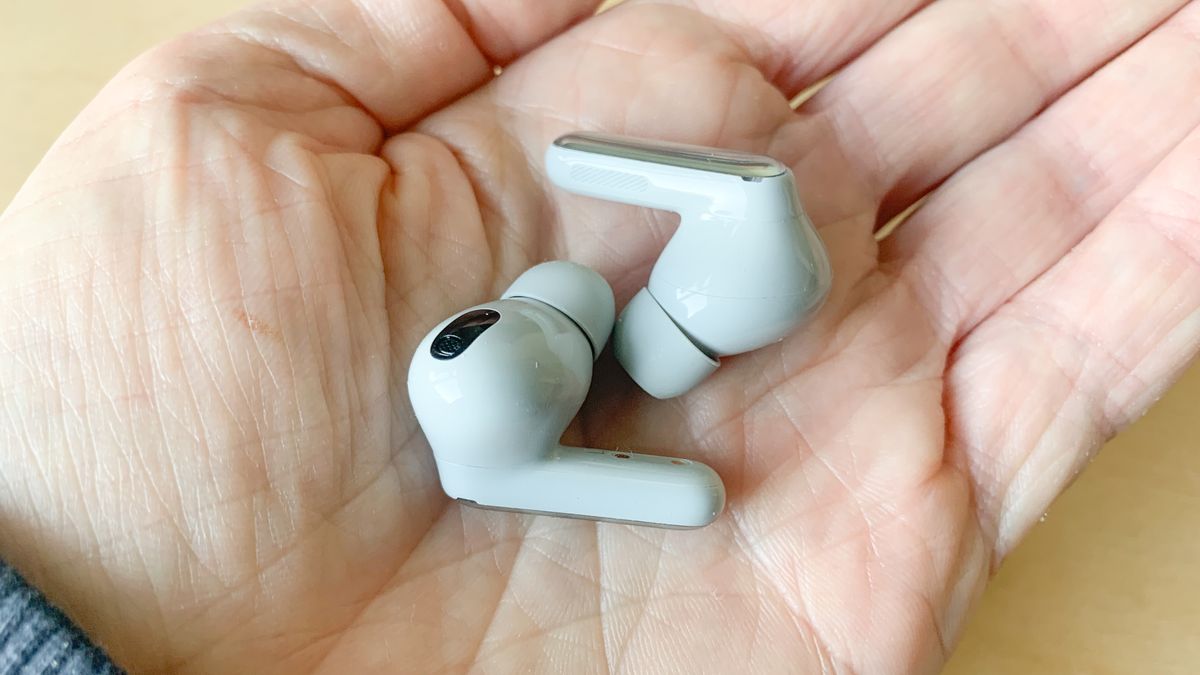 Viaim RecDot Earbuds review: AI recording and transcription that will ...