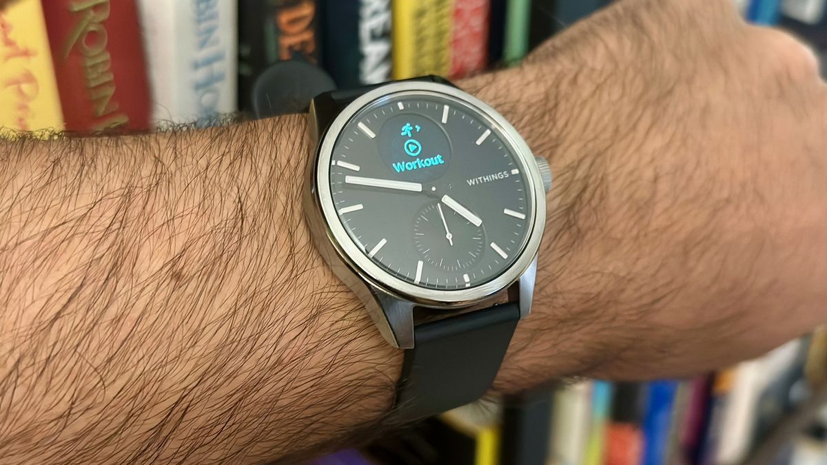 Best smartwatches that can measure blood oxygen saturation levels ...