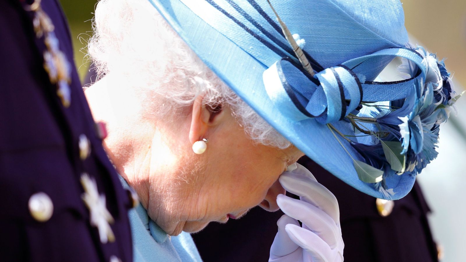 Does Queen Elizabeth II Really Not Cry, As 'The Crown' Suggests ...