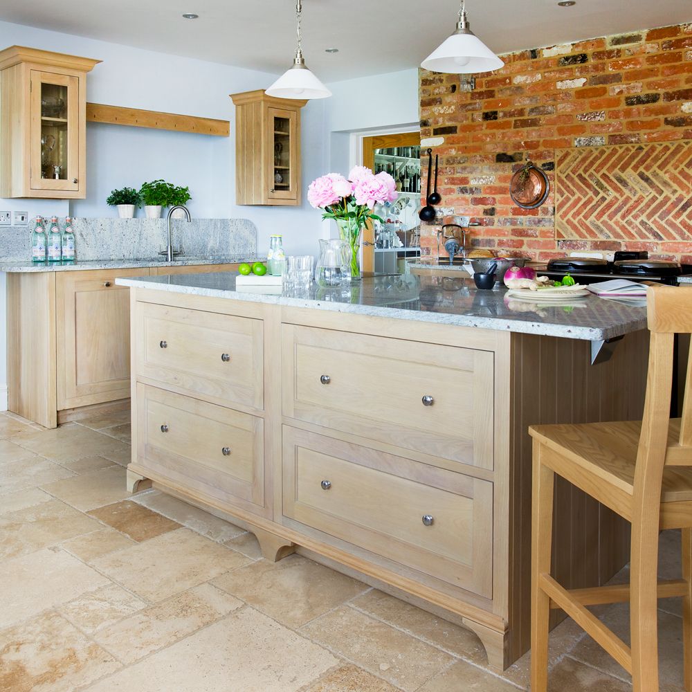 Replacement kitchen doors – the budget way to refresh units | Ideal Home