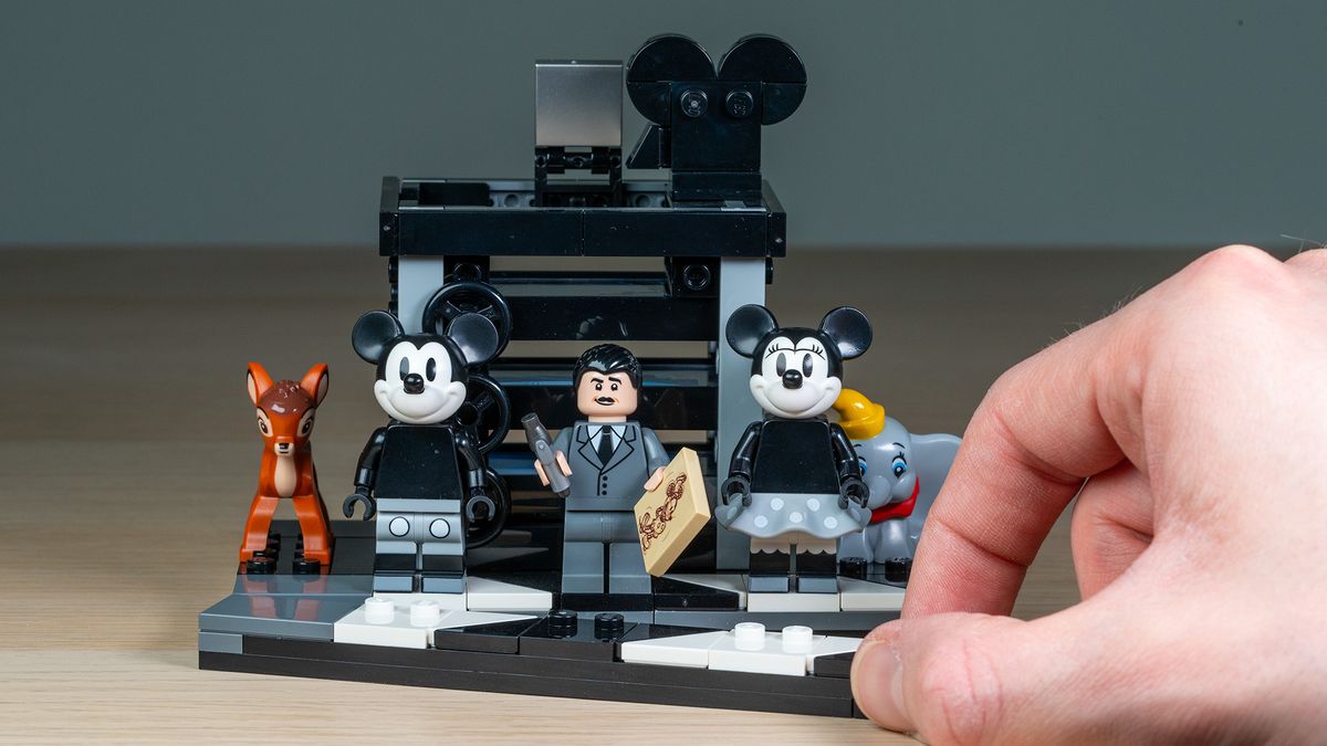 Lego Walt Disney Tribute Camera (43230) review: “The reel deal ...