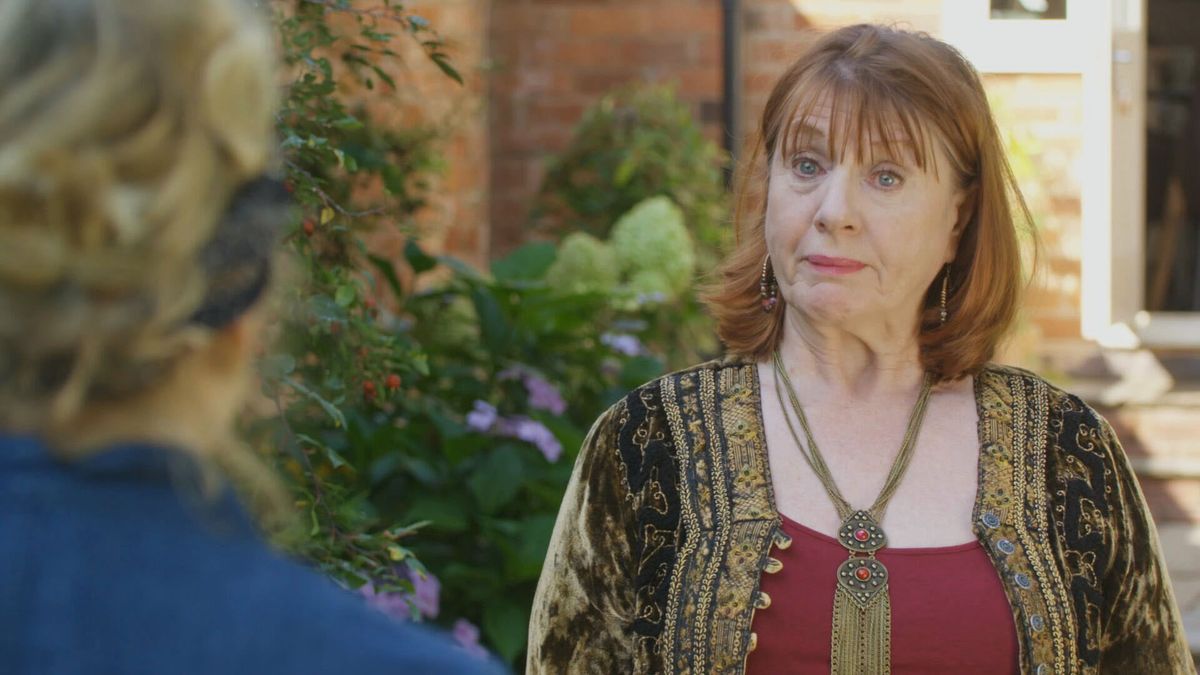 Doctors spoilers: Valerie Pitman goes wedding dress shopping | What to ...