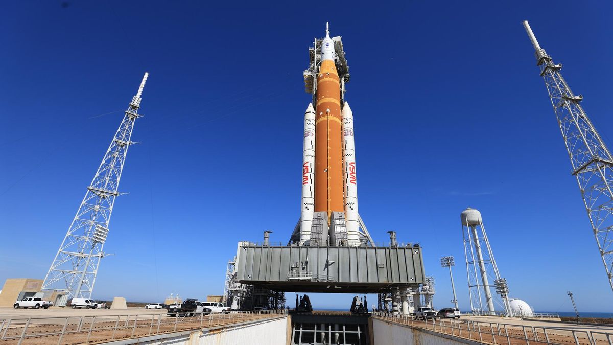 'This is really getting real.' NASA's Artemis 2 moon rocket fueling ...