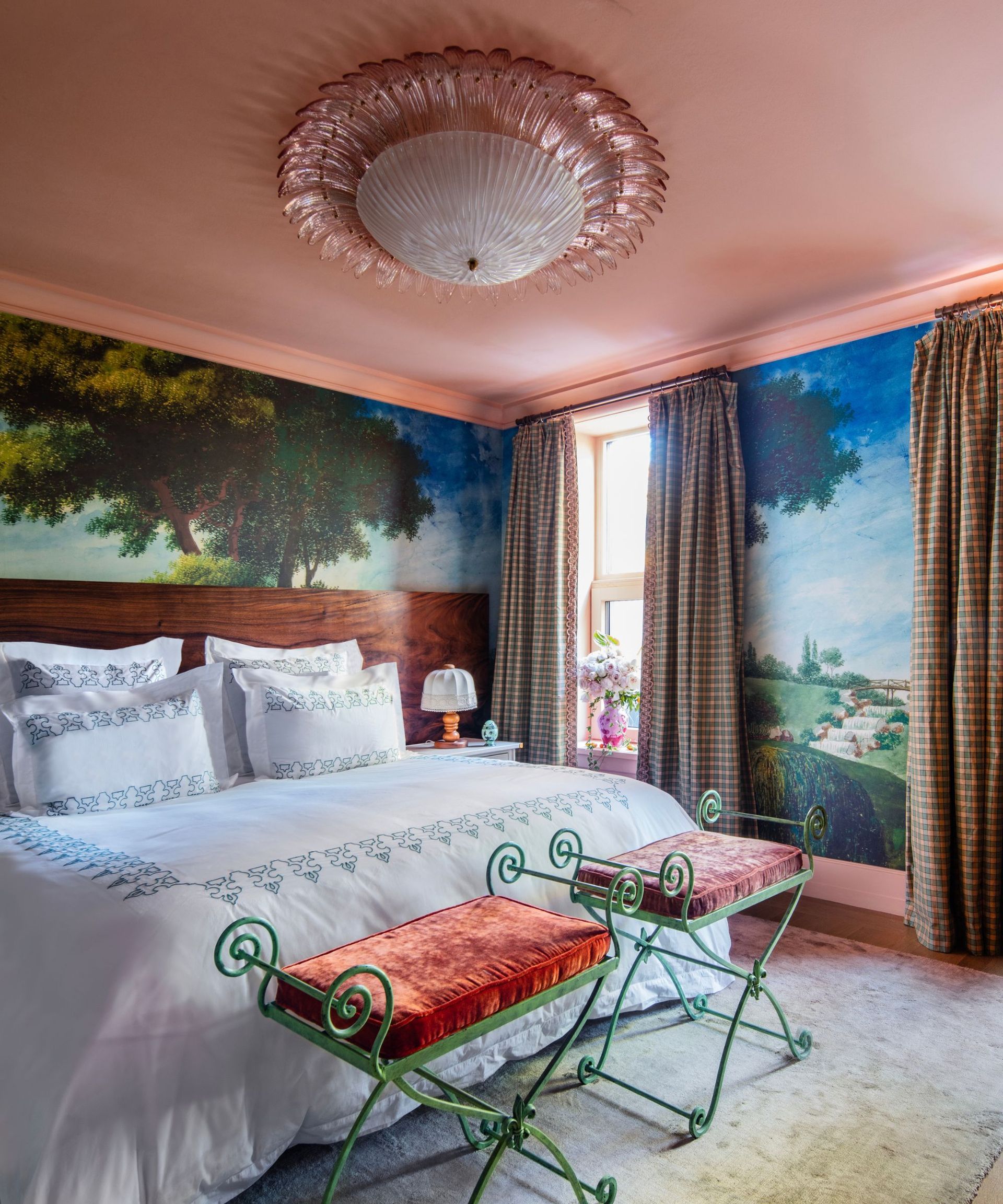 12 wallpaper trends to have on your radar in 2024 | Homes & Gardens