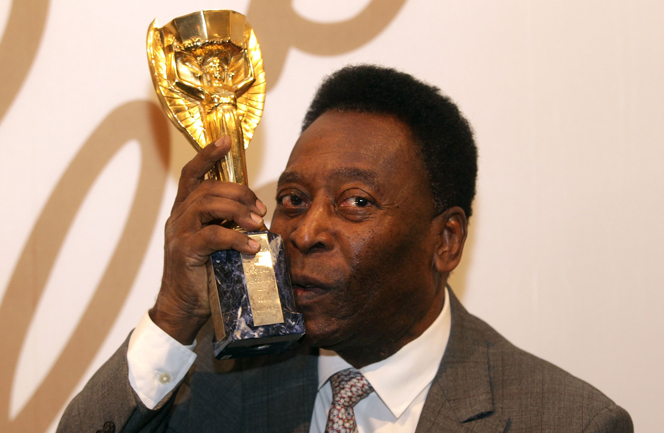 Iconic soccer legend Pelé dead at 82 | The Week