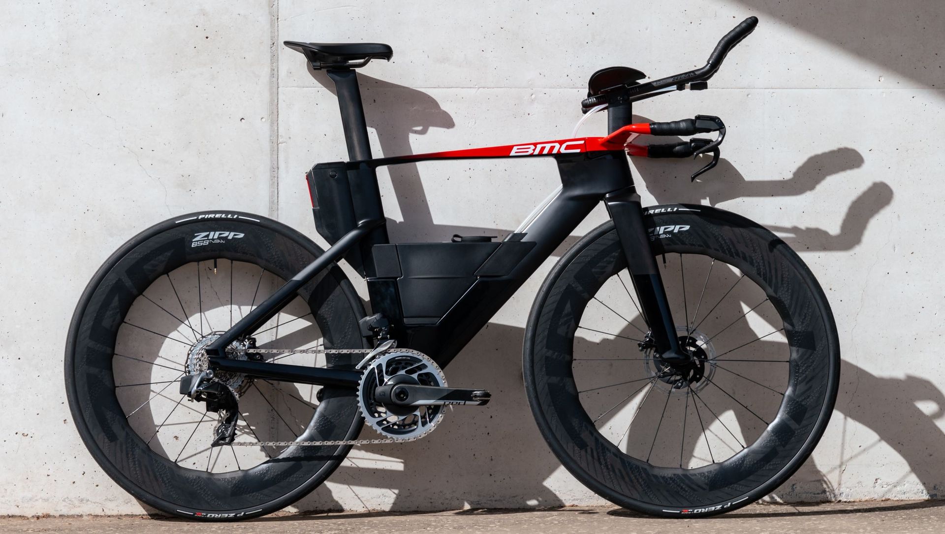 The new BMC Speedmachine is lighter, more stable and gets wide stance ...