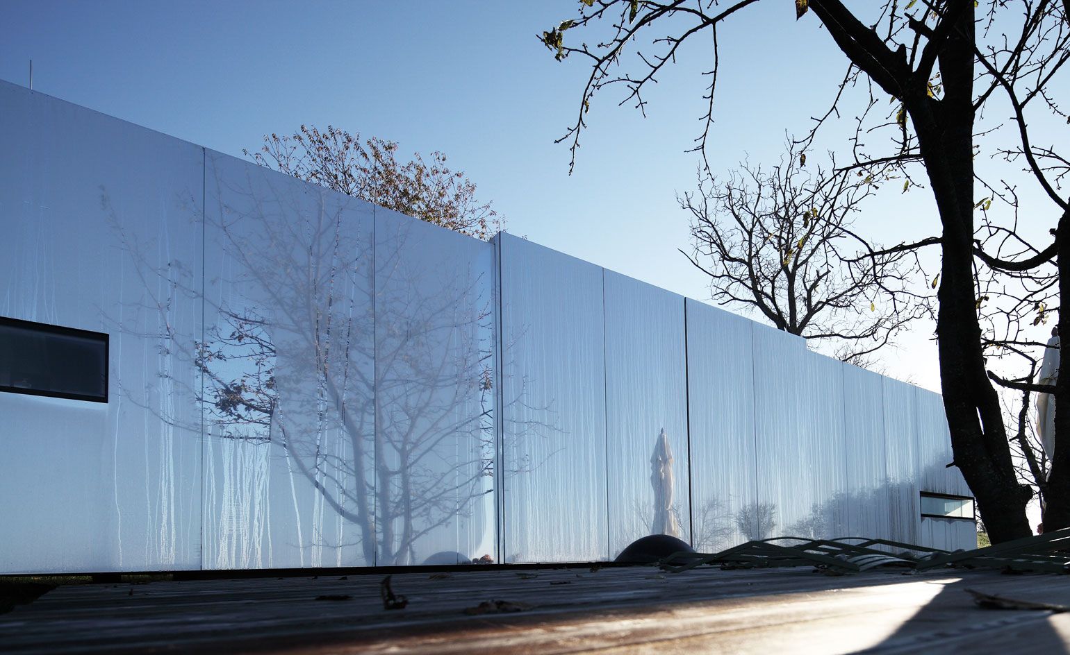 Mirror image: Casa Invisibile launches Delugan Meissl's prefab concept ...