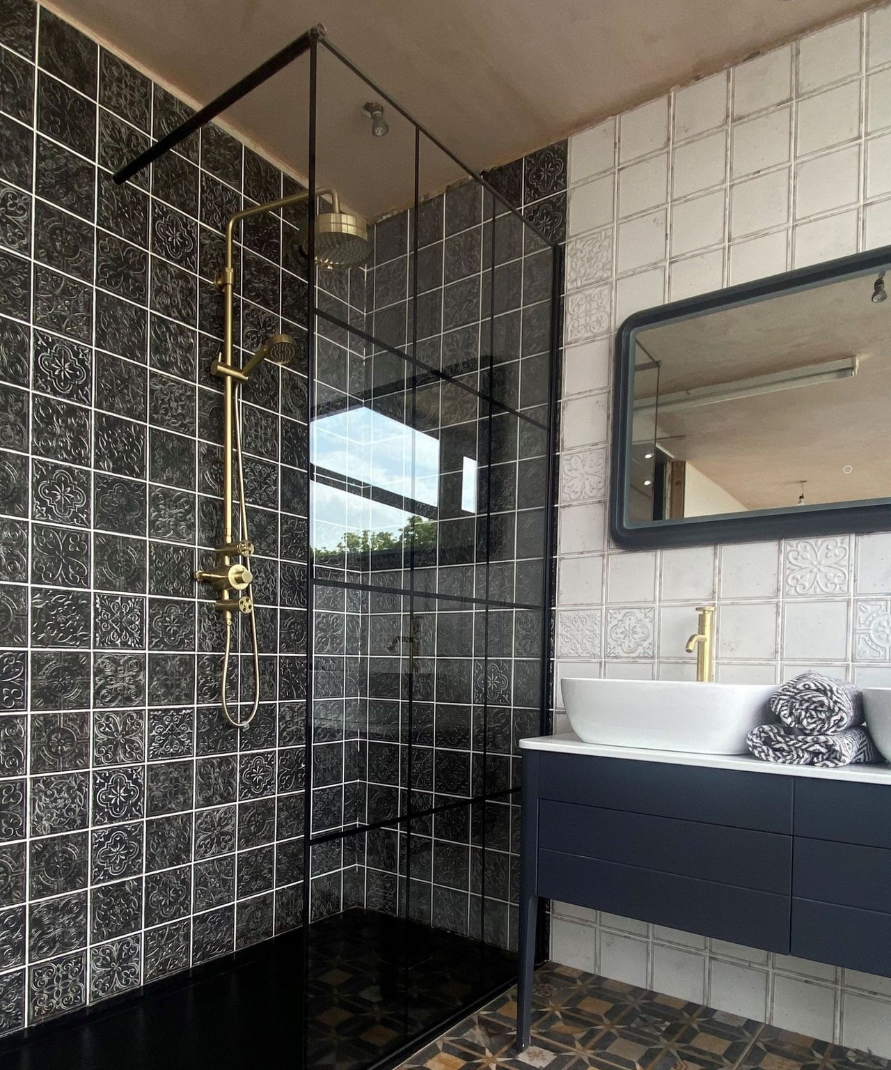 7 dark small bathroom ideas that will add style and depth | Real Homes