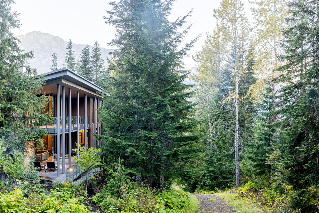 Tour this immersive British Columbia house | Wallpaper*