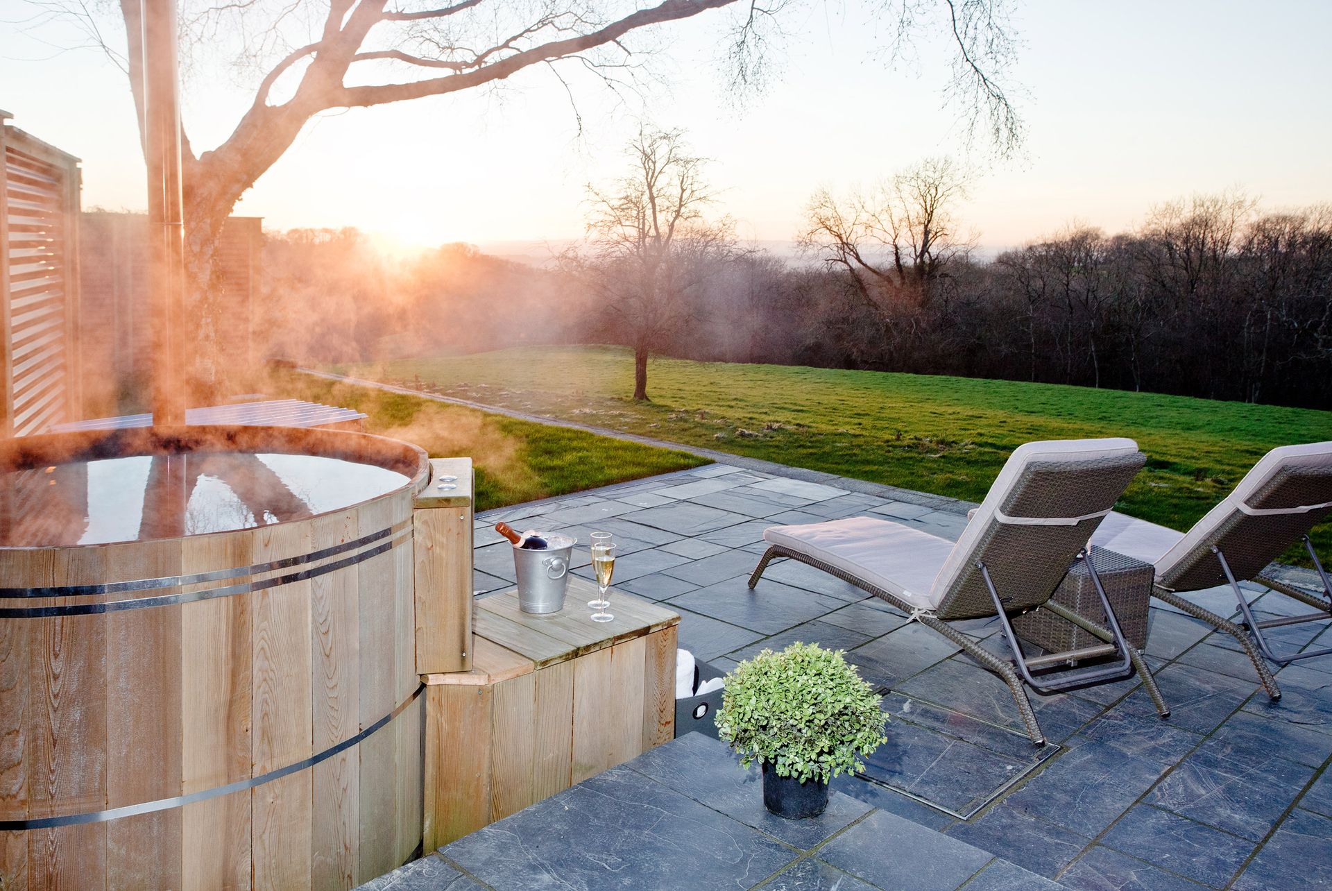 Hot tub ideas: 20 solutions for a luxurious outdoor spa | Gardeningetc