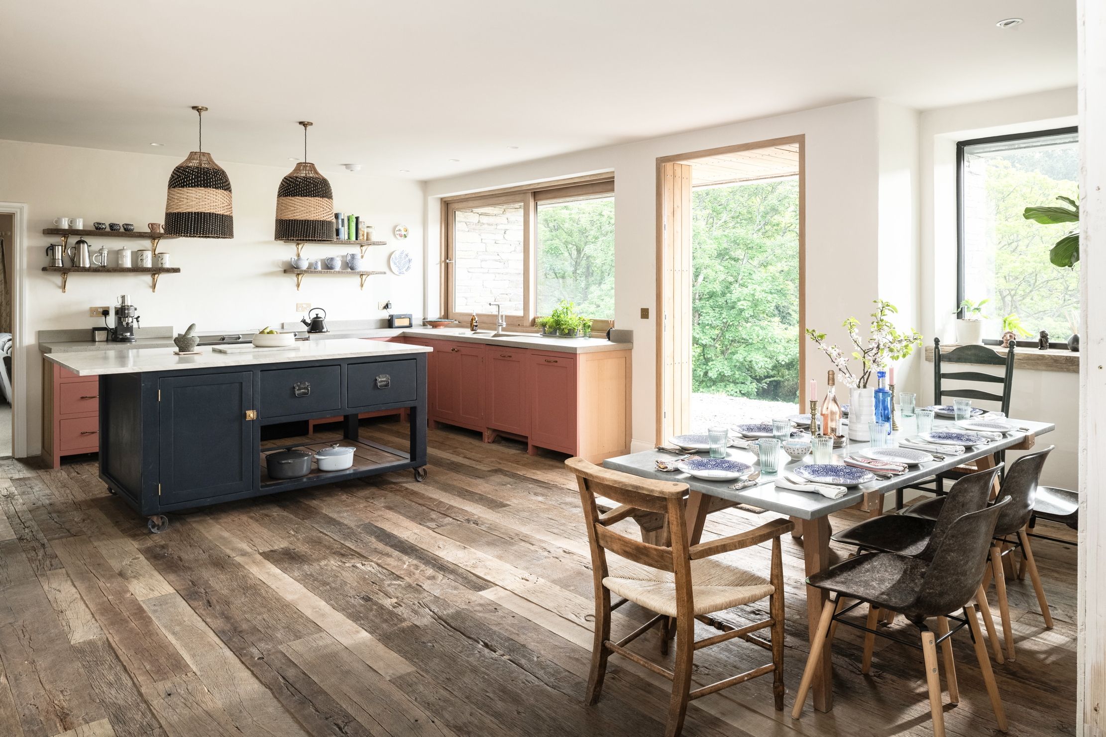 A modern masterpiece for sale in Cornwall that's just one mile from the ...