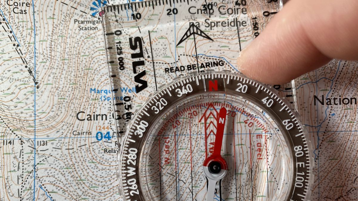 How to use a compass: get your navigational bearings | Advnture