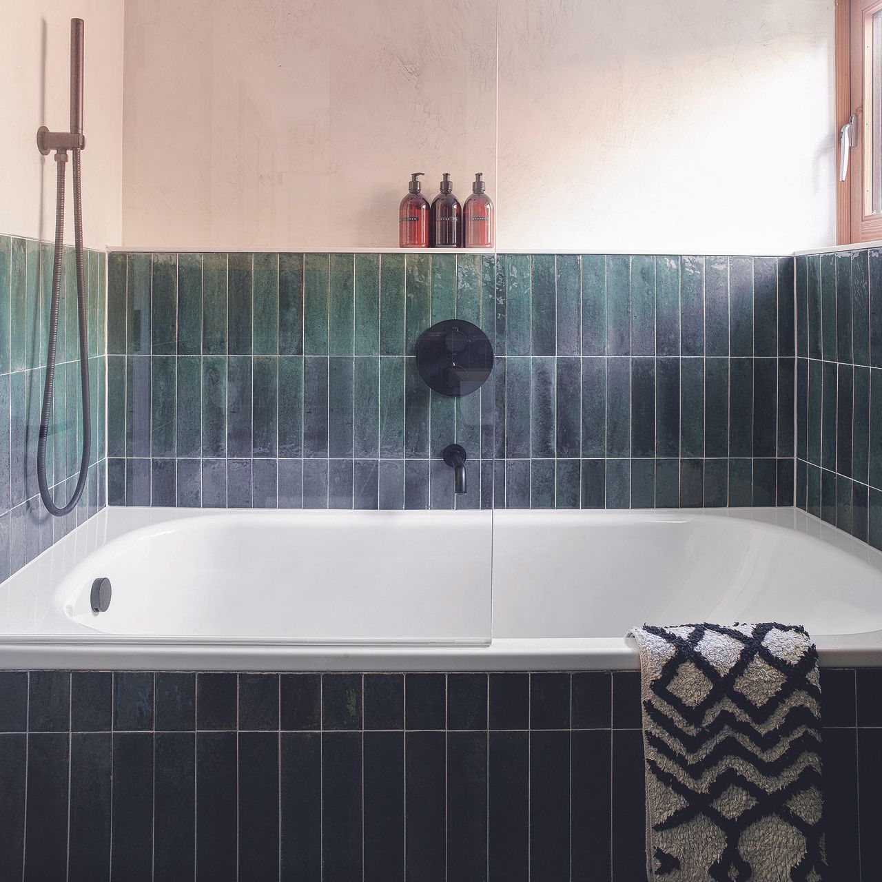 How to grout tiles – a step-by-step guide for DIY | Ideal Home