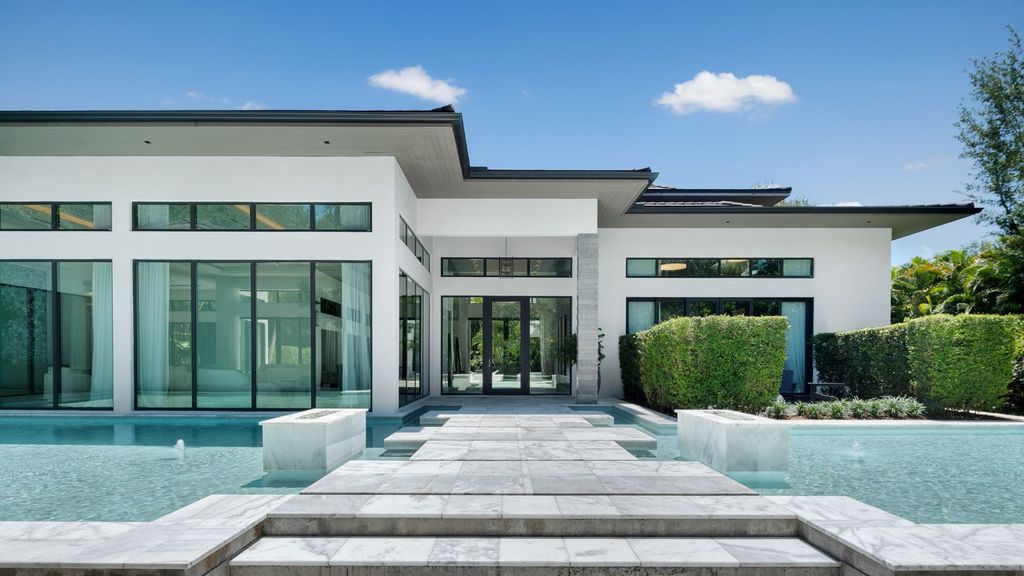 Inside Barack and Michelle Obama's Martha's Vineyard home | Homes and ...