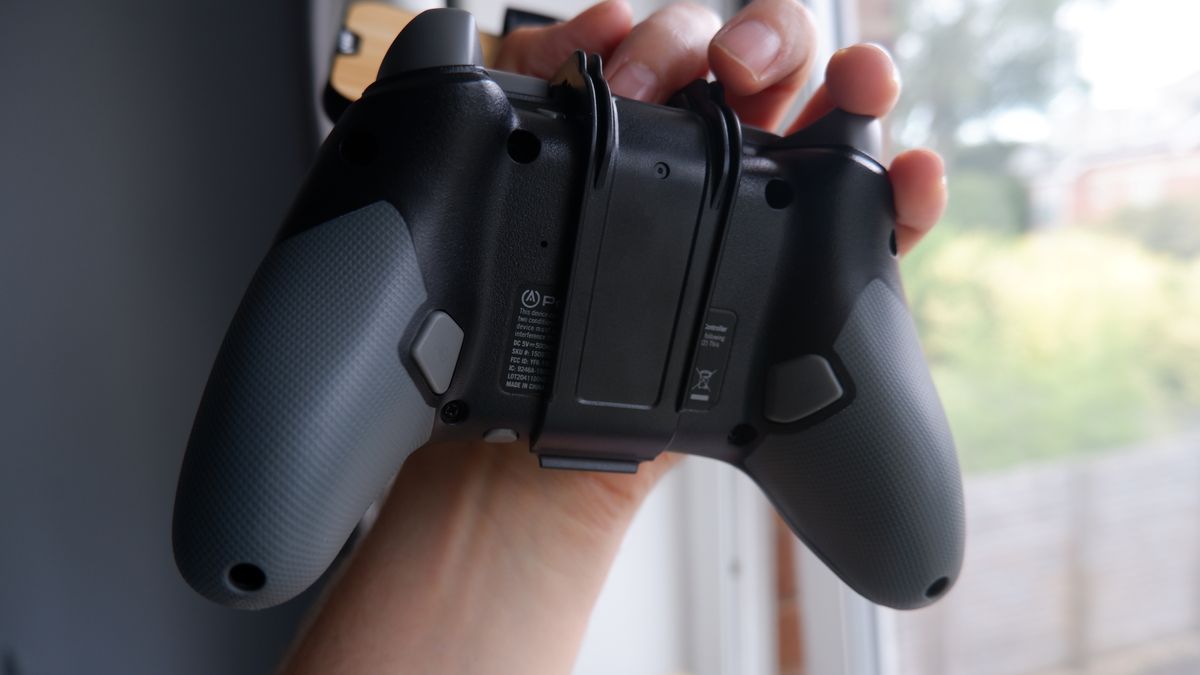 MOGA XP5-i Plus Bluetooth iPhone Controller review | Laptop Mag