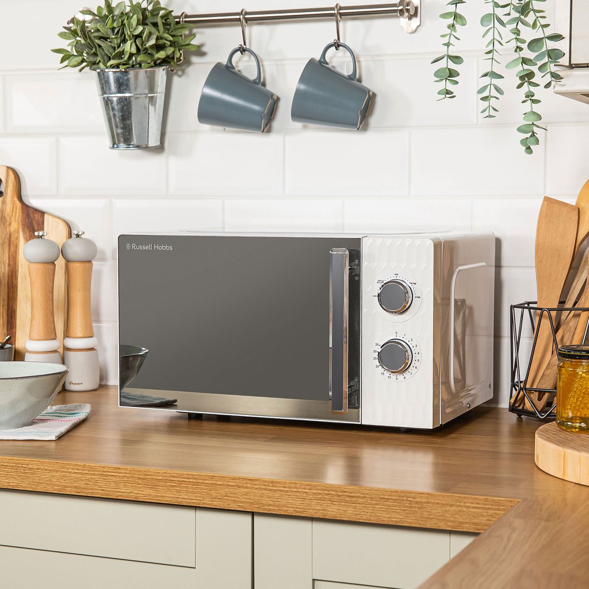 Lynsey Queen of Clean swears by this quirky microwave cleaning tool ...