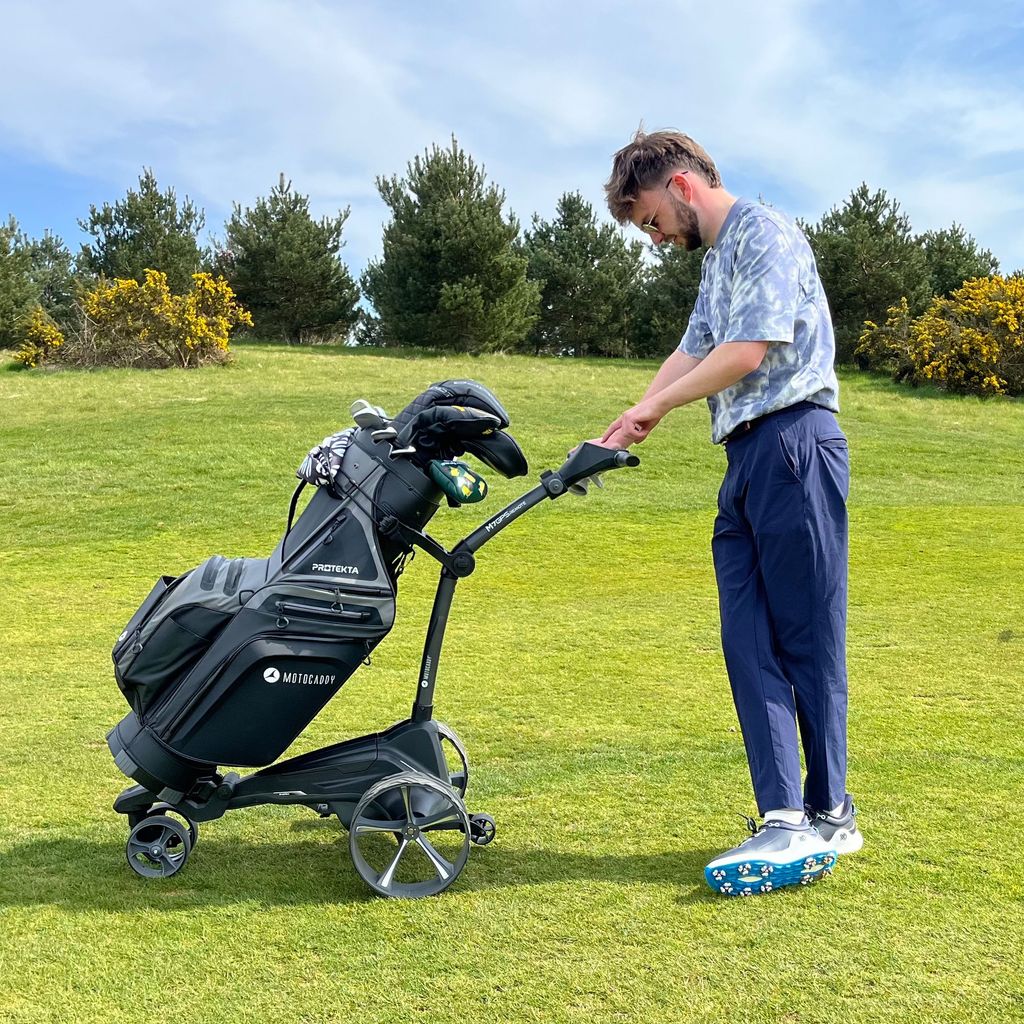 Motocaddy 2025 M7 GPS Remote Electric Trolley Review | Golf Monthly