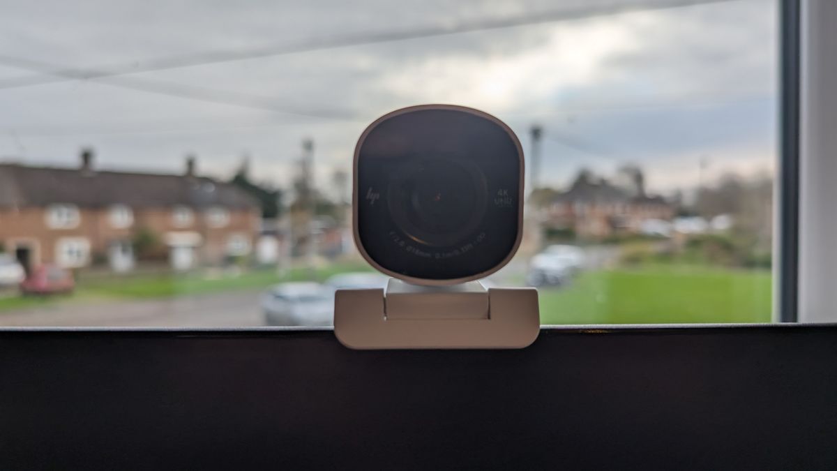 HP 960 4K Streaming Webcam review: Software messes with a perfectly ...