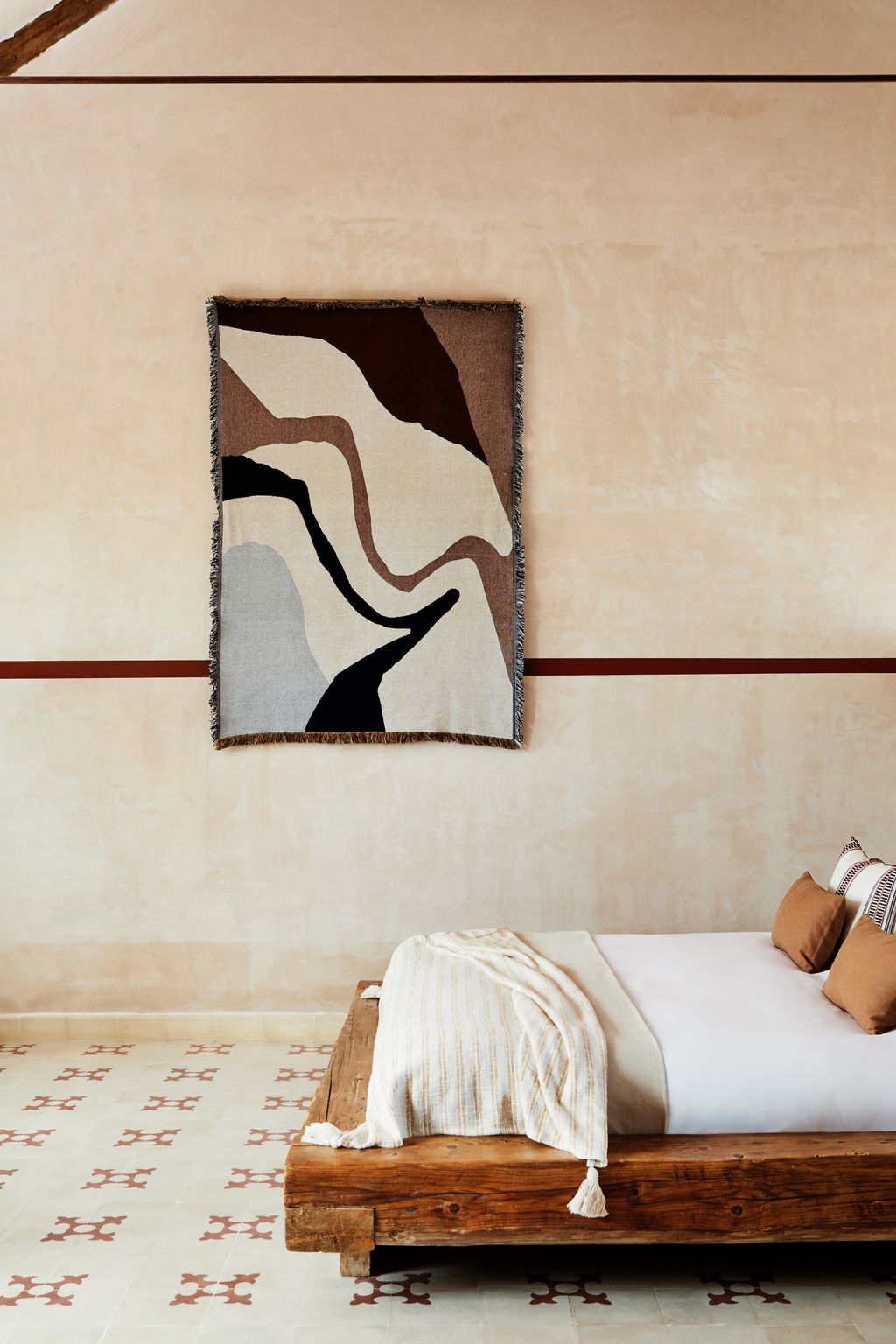 This hotel suite is my favorite use of modern rustic style | Livingetc