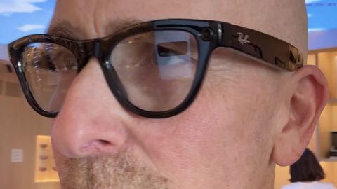 I tried the Ray-Ban Meta Smart Glasses' newest AI features, and they're ...