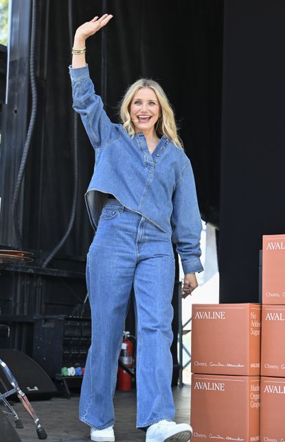 Cameron Diaz's cool double denim makes us want to copy her whole outfit ...