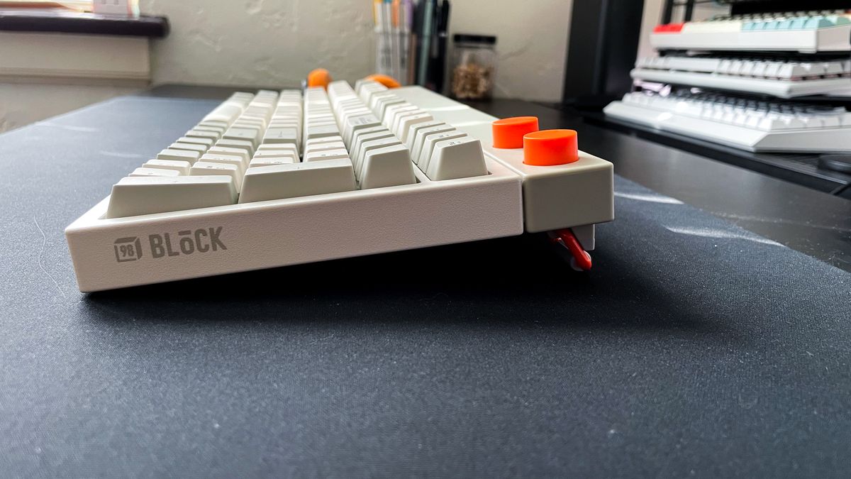 Lofree Block mechanical keyboard review: Type like it’s 1989 with this retro style keyboard ...