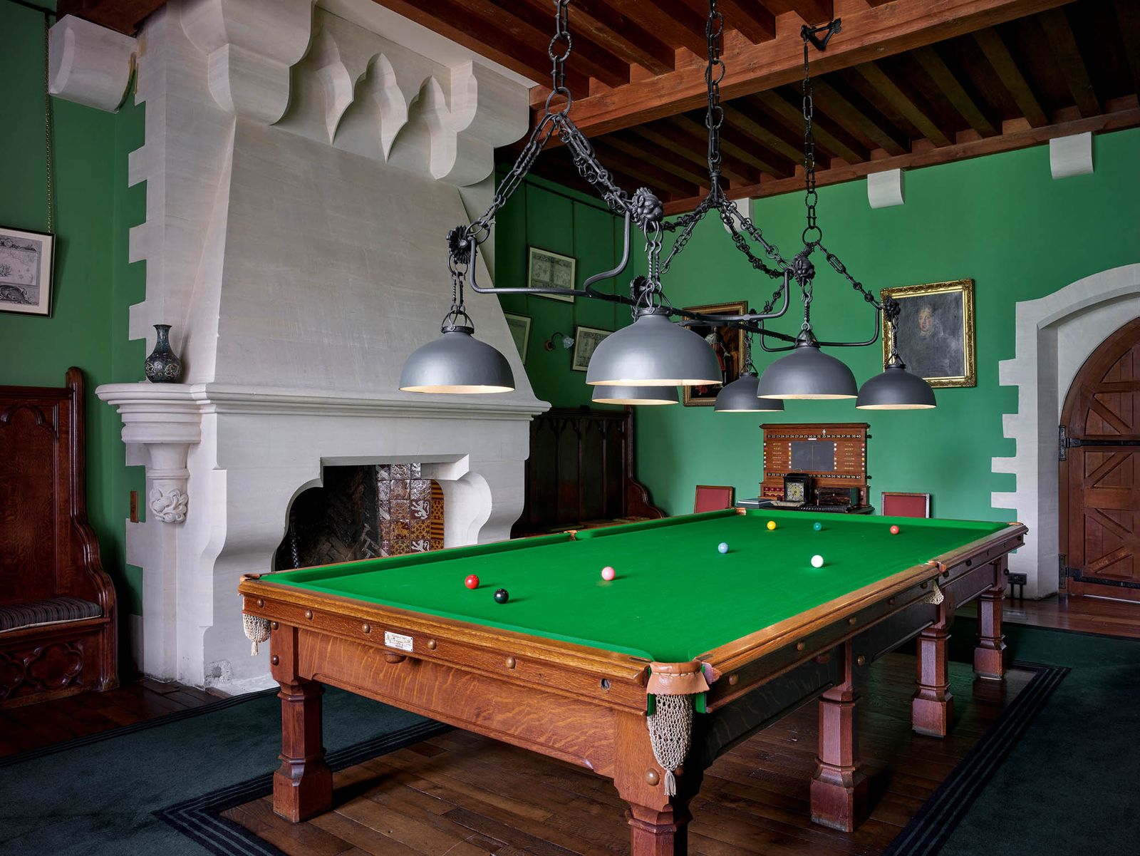 The feudal splendour of Arundel Castle's magnificent interiors ...