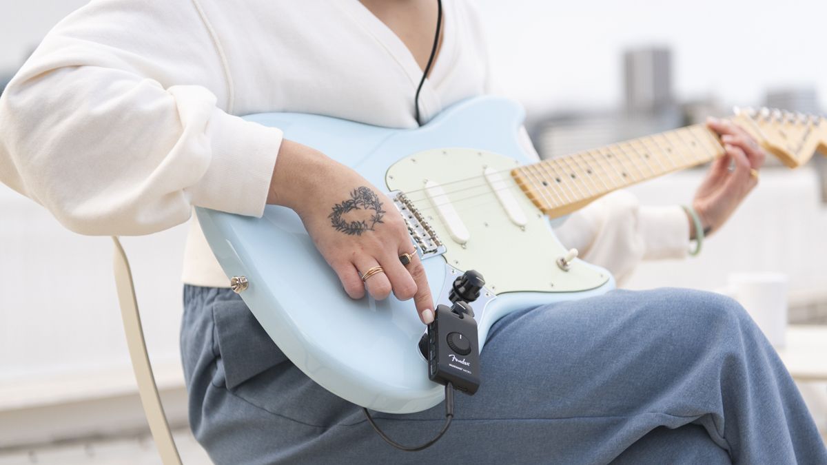 Fender releases feature-packed pocket-sized guitar amp, the Mustang ...