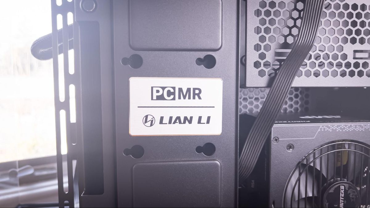 Lian Li O11 Vision Review: Through Tempered Glass, Darkly | Tom's Hardware