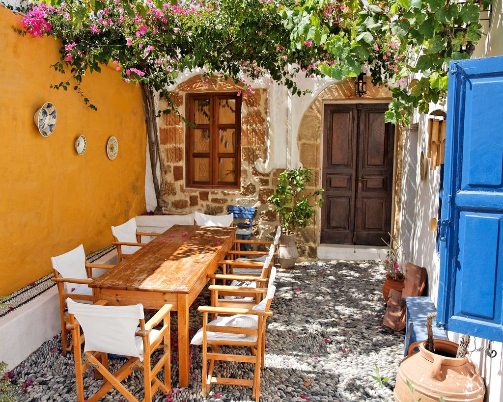Greek garden ideas: 14 layout, planting and styling tips to create a ...