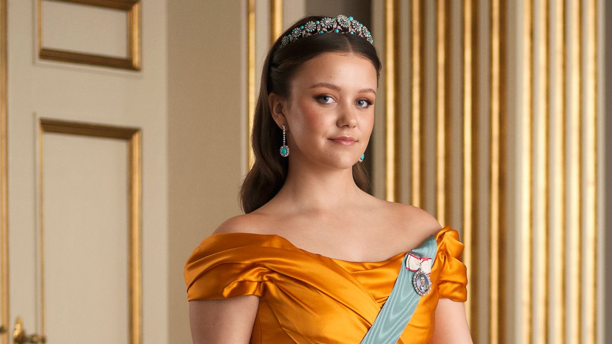 Princess Isabella of Denmark Makes Her Tiara Debut on 18th Birthday in ...