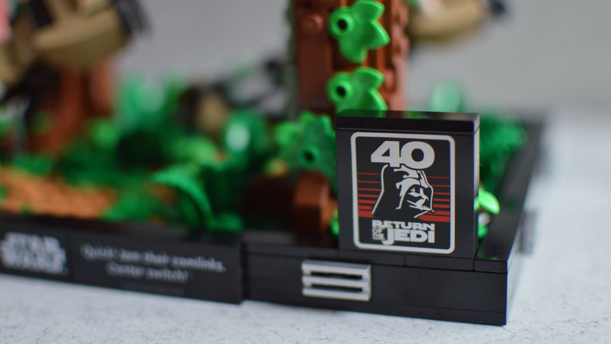 Lego Star Wars Endor Speeder Chase Diorama review | Space