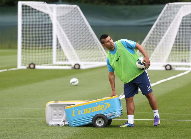 What do footballers eat and drink? | FourFourTwo