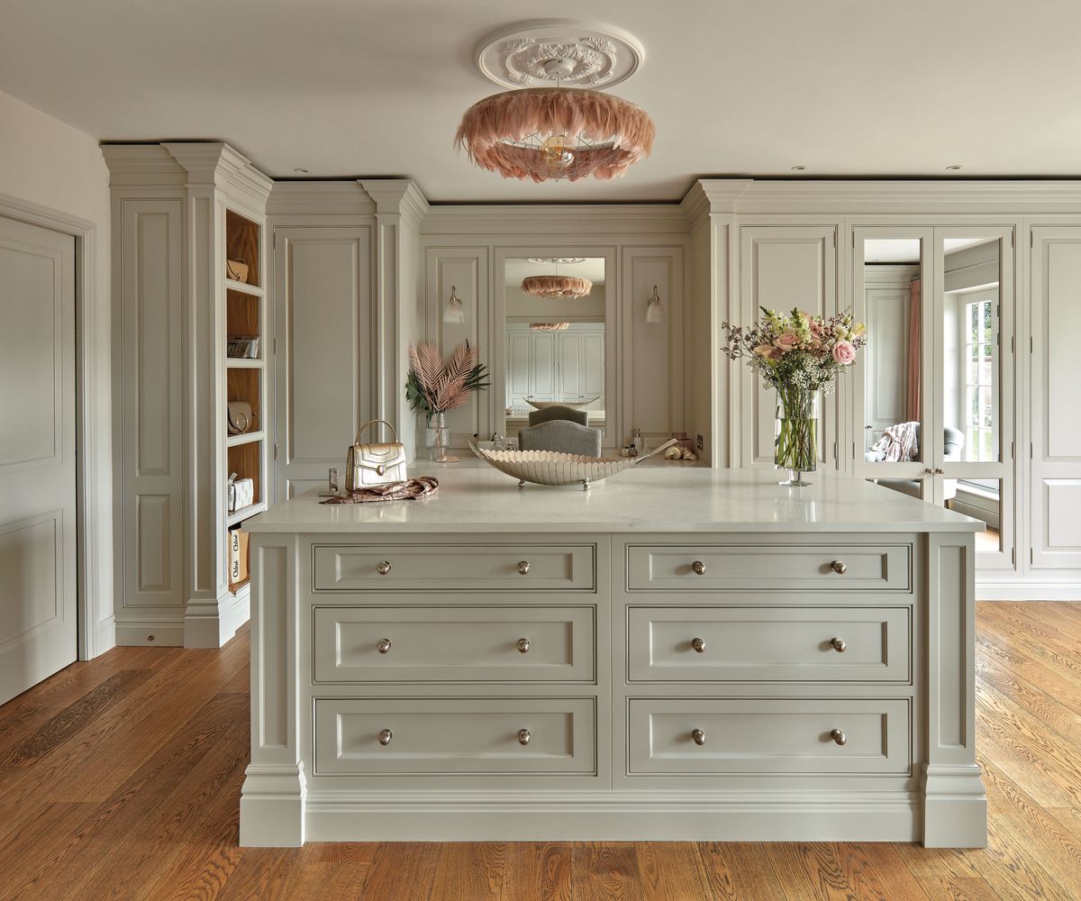 The wardrobe lighting ideas designers swear by | Homebuilding