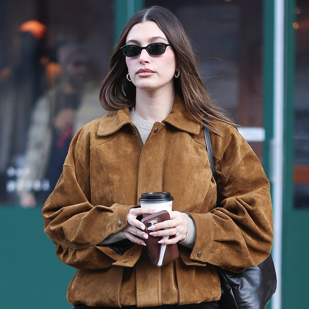 12 Outfits That Make Today's Baggy Jeans Trend Work for Everyone ...
