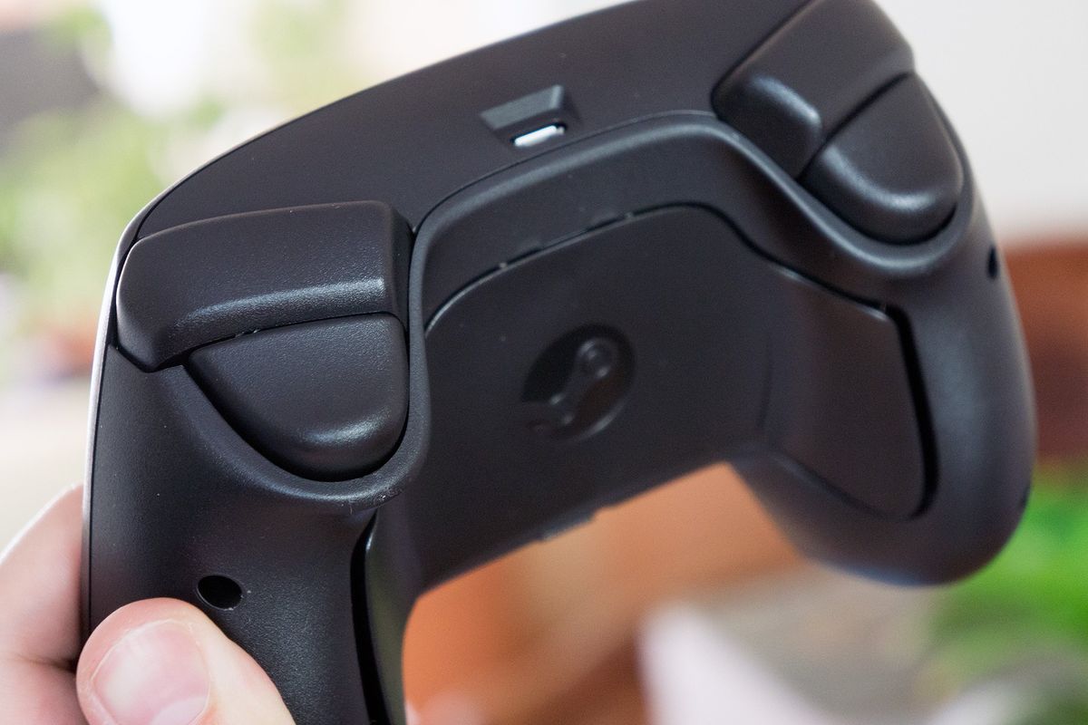 Steam Controller review: Valve's sturdy and odd-looking gamepad ...