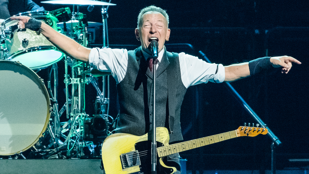 Watch Bruce Springsteen open his Halloween show in Montreal with a fun ...