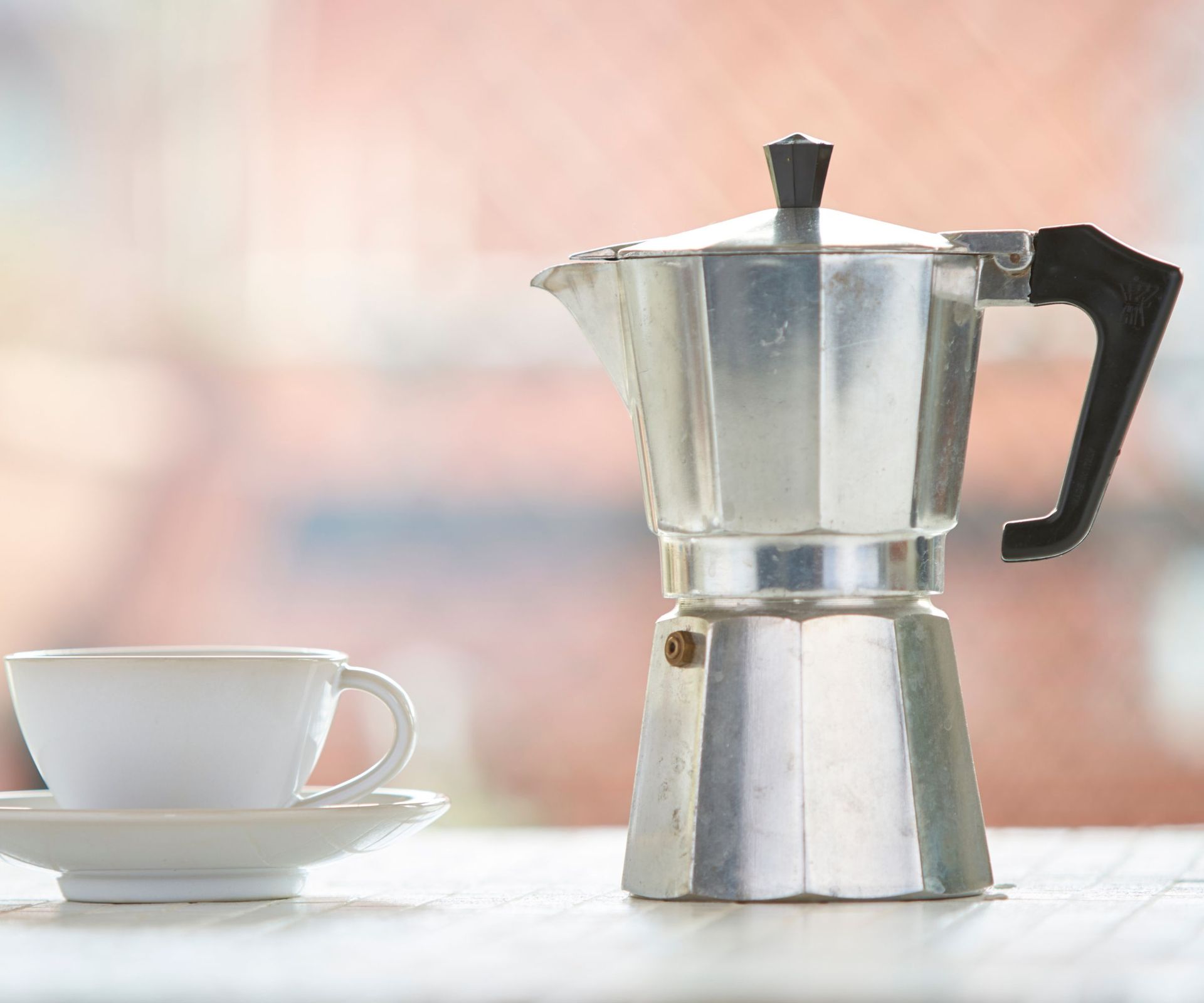 How to make espresso at home: with and without a machine | Homes and ...