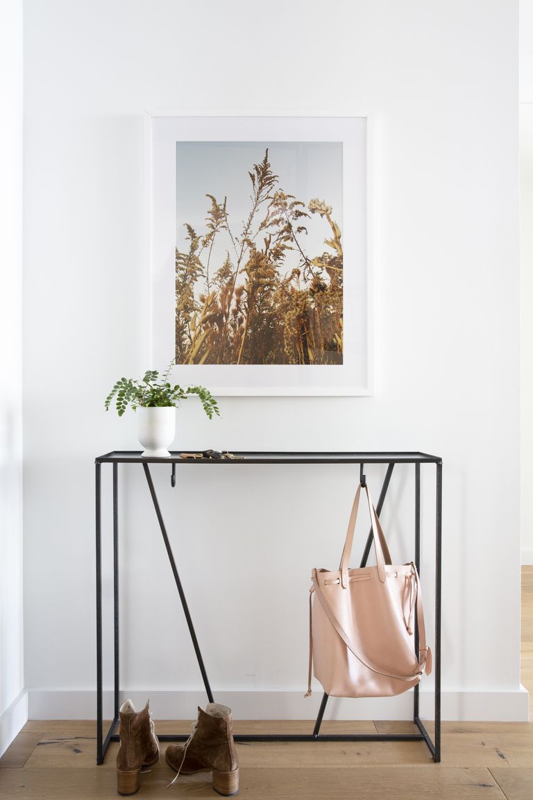 How to decorate an awkward entryway? | Livingetc