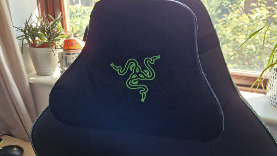This Razer gaming chair just plummeted to a record-low price ahead of ...