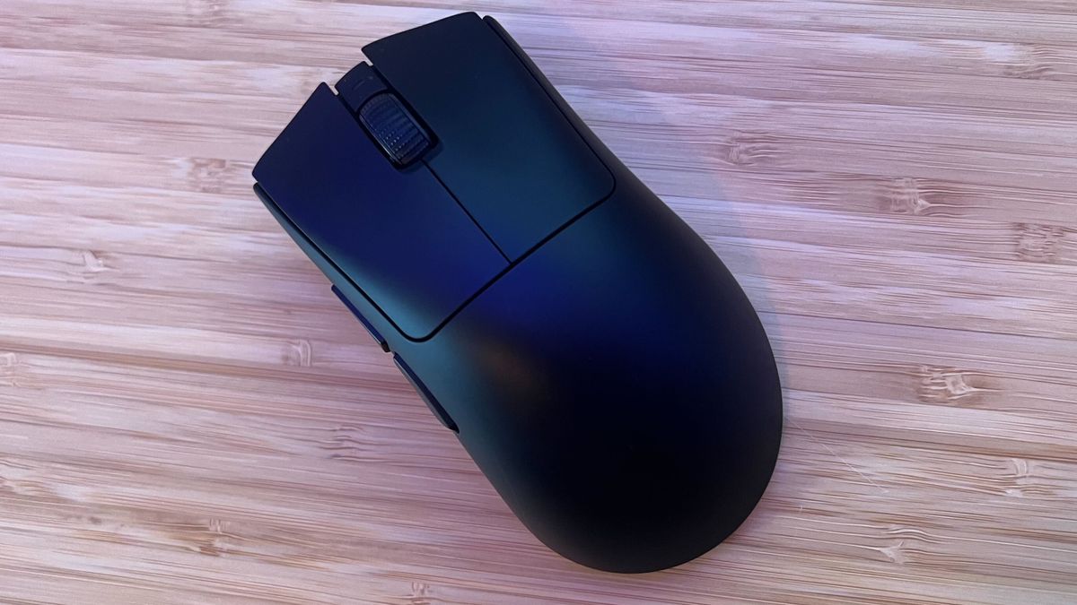 Razer DeathAdder V3 Hyperspeed review: ‘bigger isn’t always better’ | GamesRadar+