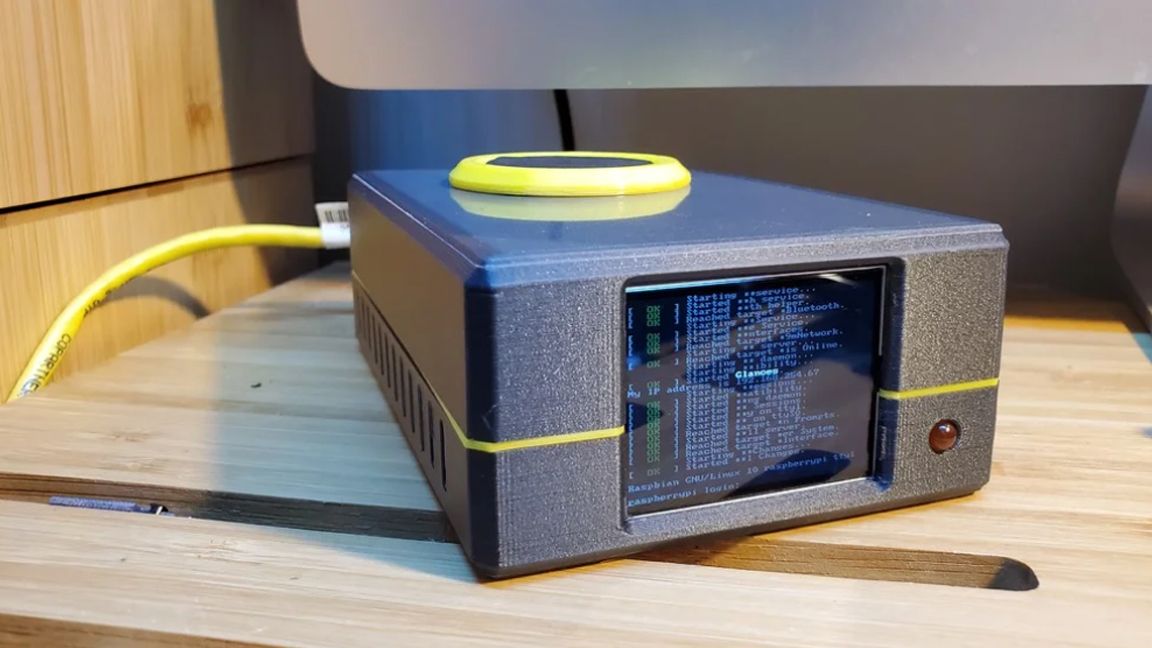 This Raspberry Pi Server Case Is DIY Fun With an LCD Screen | Tom's ...