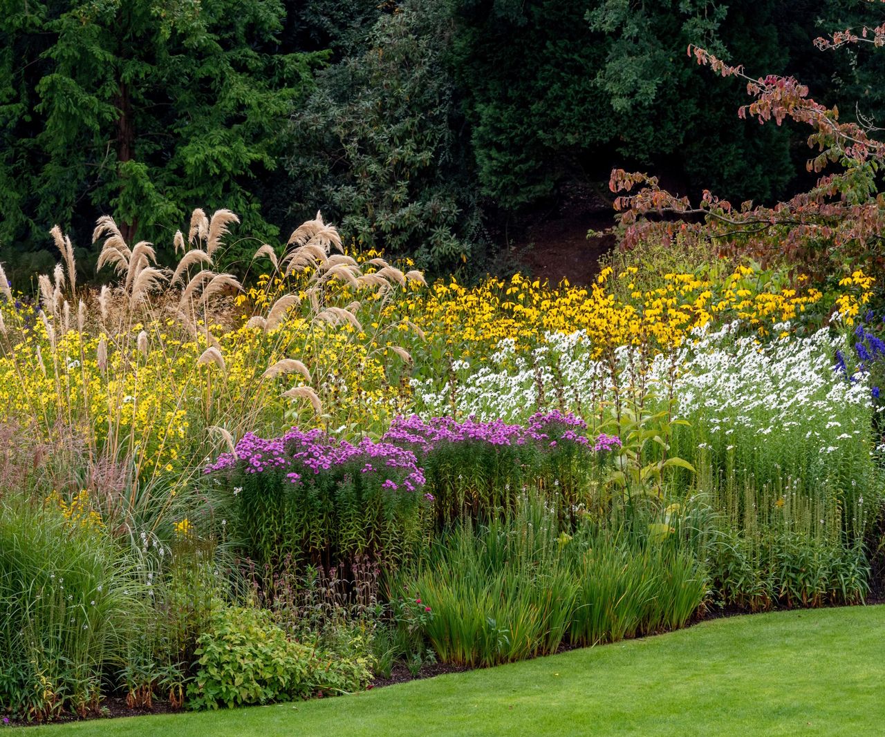 The new perennial movement explained & tips to get the look | Homes and ...