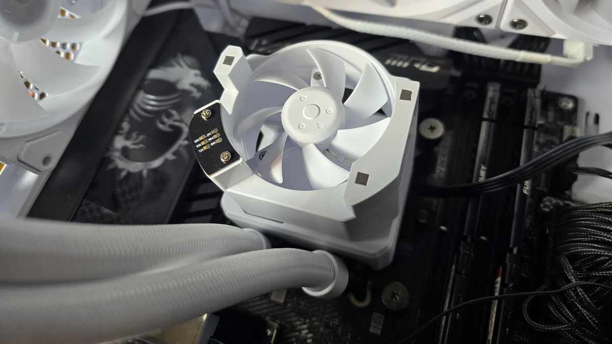 Testing the impact of liquid cooling on Intel’s Core Ultra 7 265K using ...