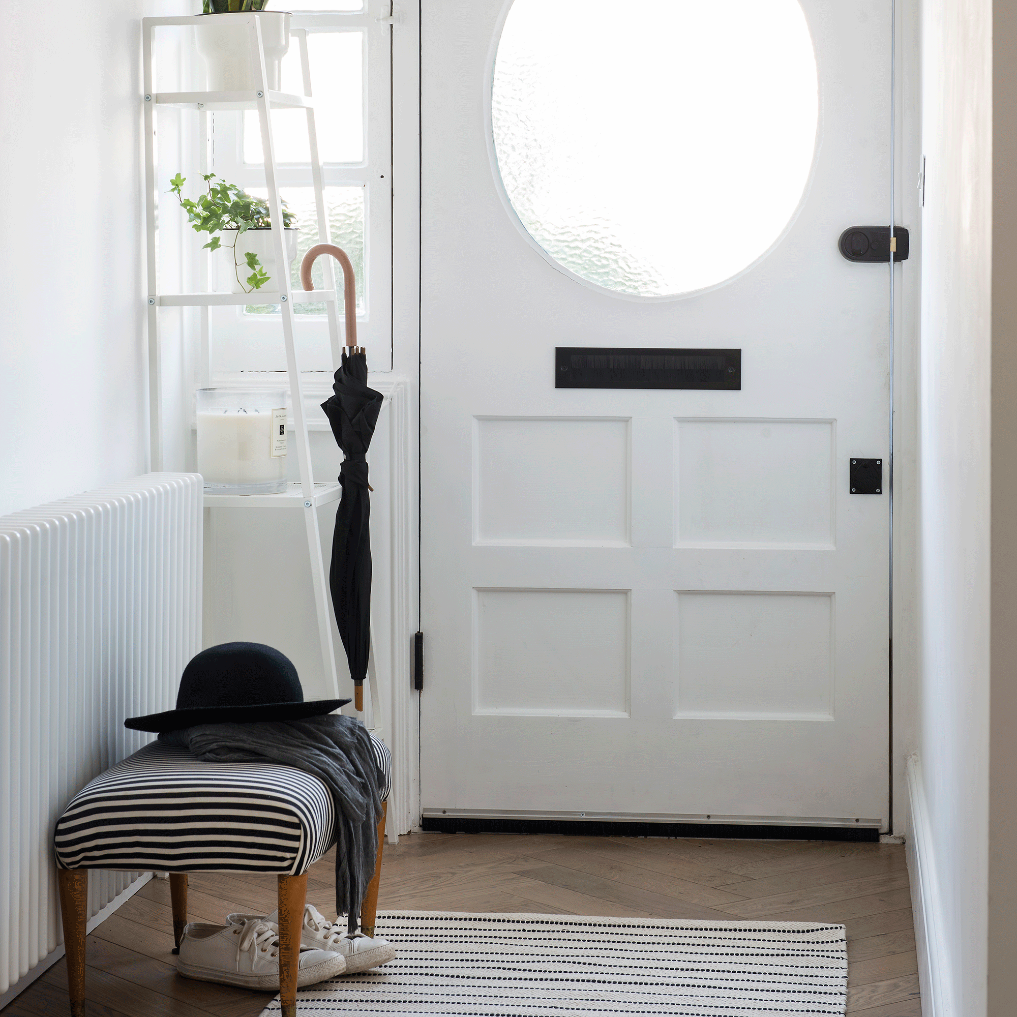 Small hallway ideas – decorating tips to maximise a small space | Ideal ...