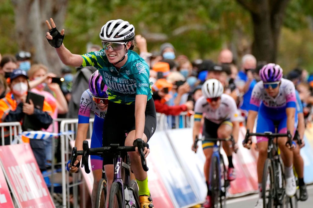 Emily Watts Wins Opening Stage At 2022 Santos Festival Of Cycling